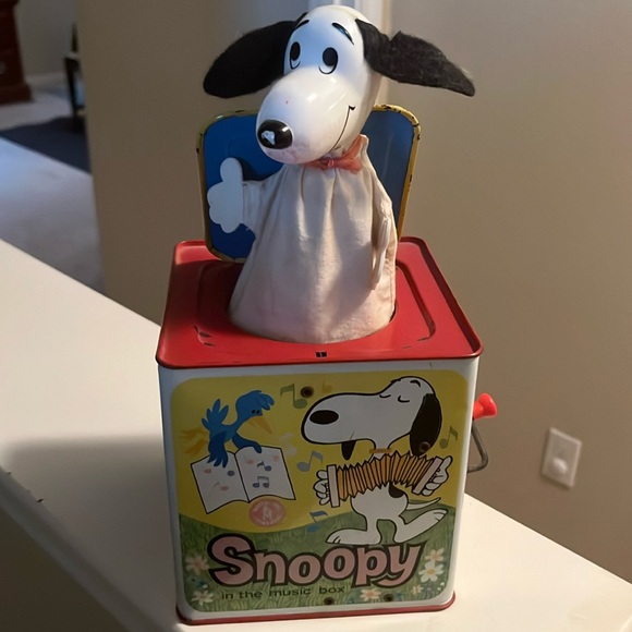 Peanuts | Toys | Old Vintage 96 Snoopy Music Box Pop Up Rare Antique ...